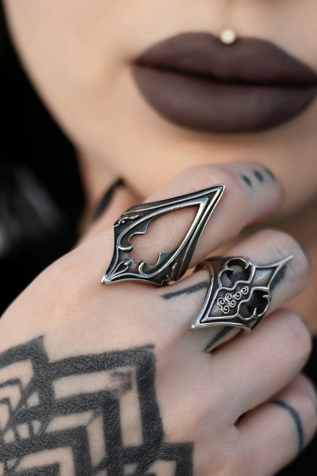Sanctum of Shadows Ring | Lively Ghosts